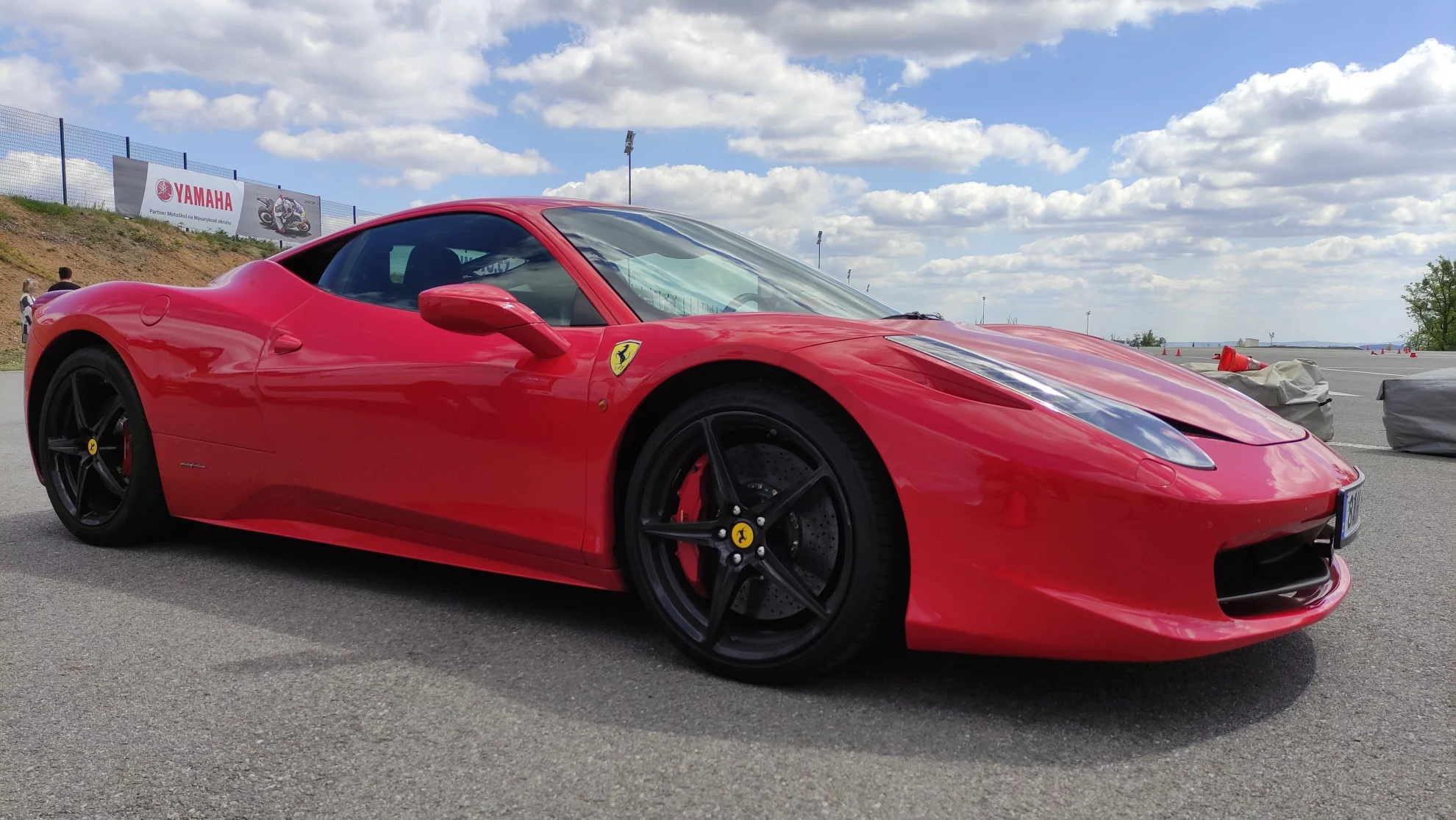 Půjčovna Ferrari | Dárek Zážitek